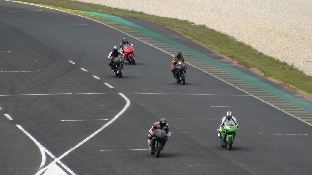 Motorrad Renntrainings - Perfekt vorbereitet auf den ersten Einsatz auf ...