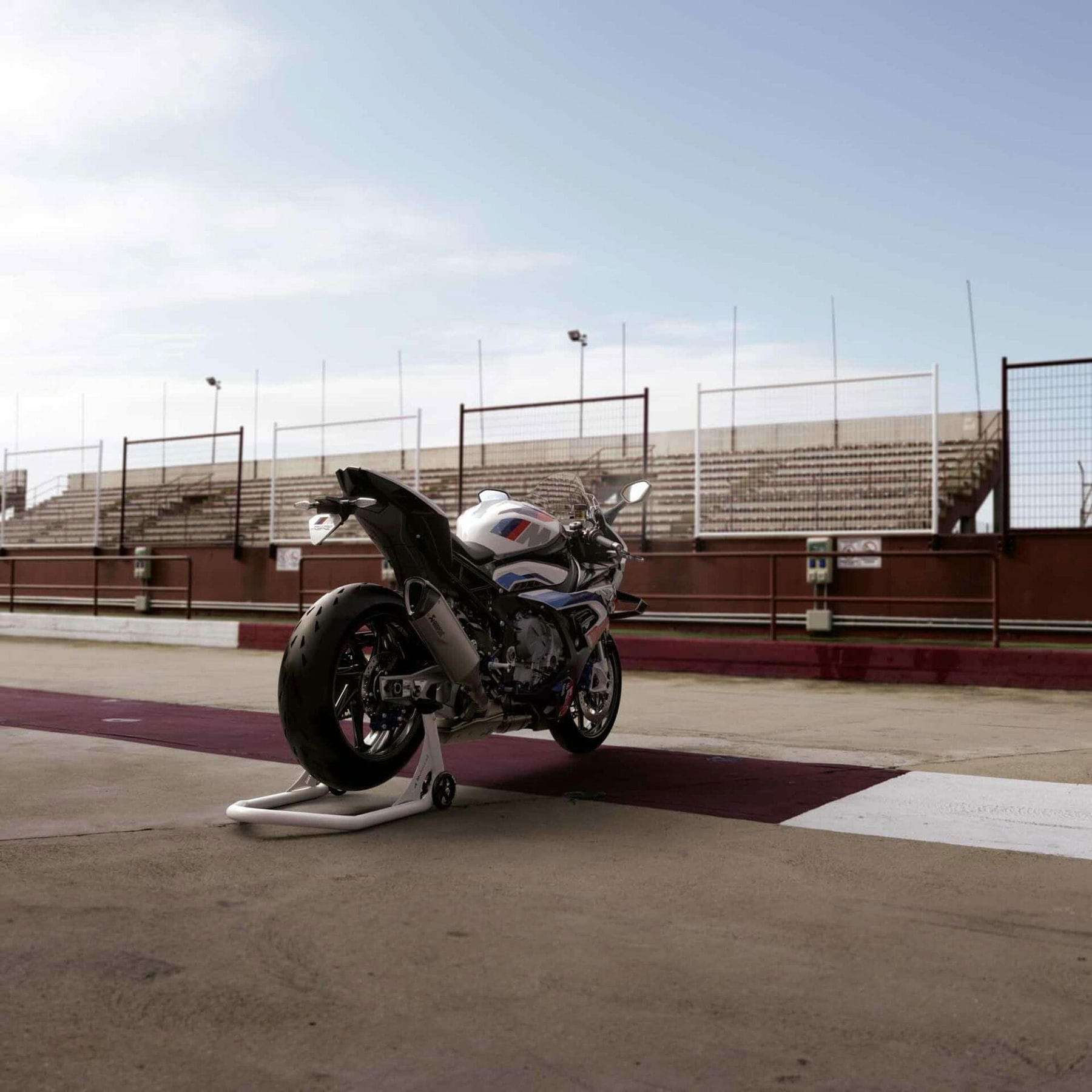 BMW M1000RR presented - all information and data - Motorcycles.News ...