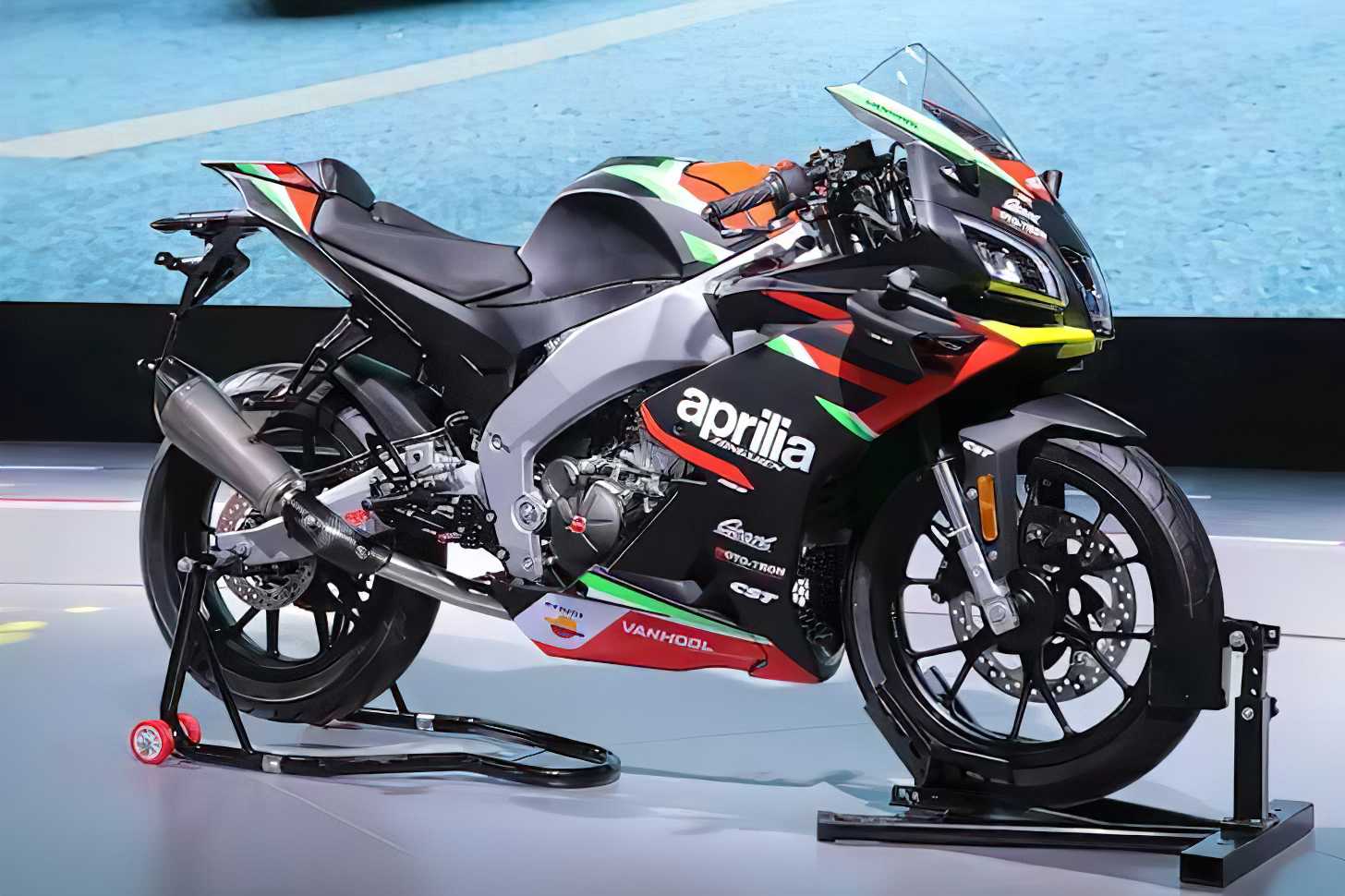 Aprilia unveils a new GPR250R in China. - Motorcycles.News - Motorcycle ...