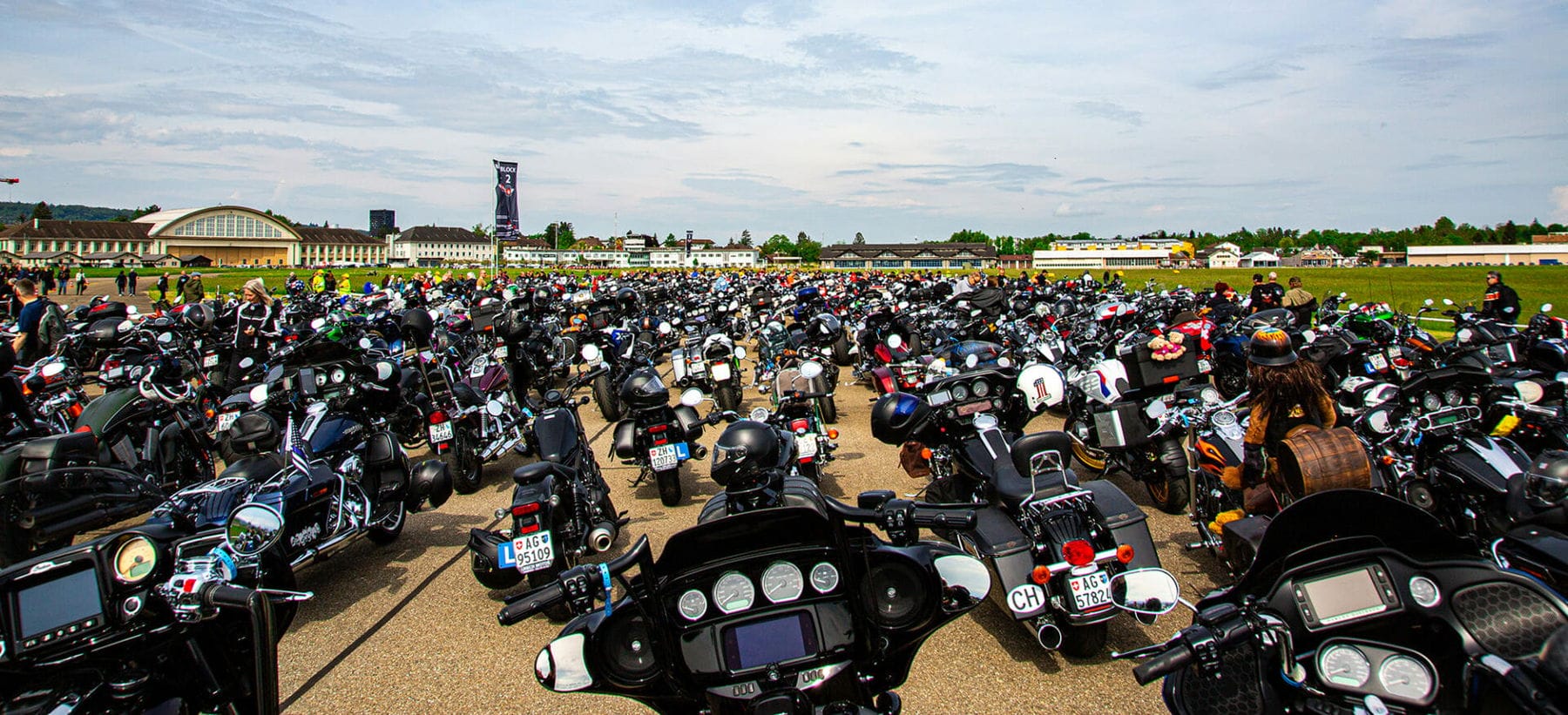 Gas geben für einen guten Zweck: Biker und Besucher kommen zum 32. Love ...