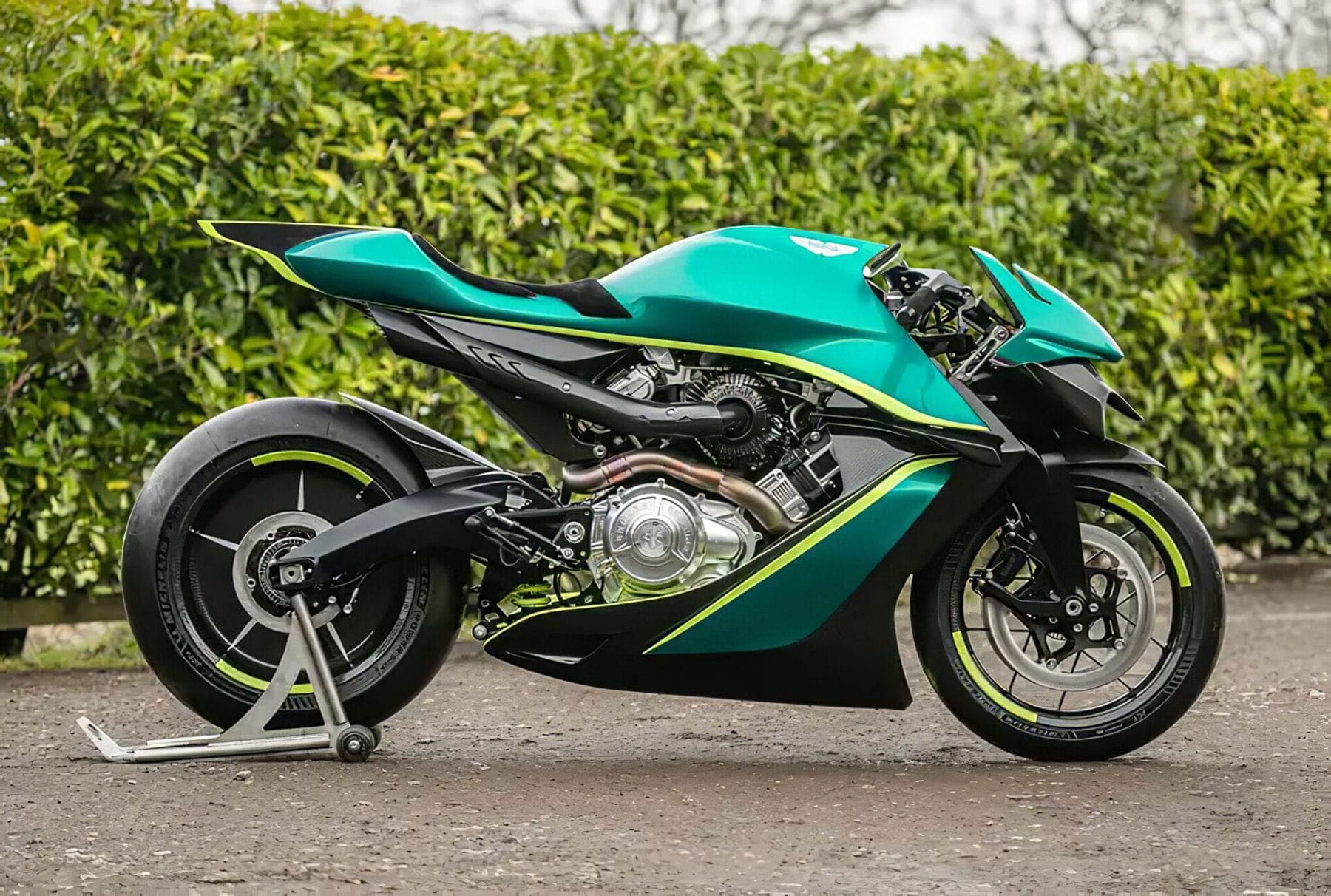 Aston Martin Brough Superior AMB 001 Pro: An extraordinary ...