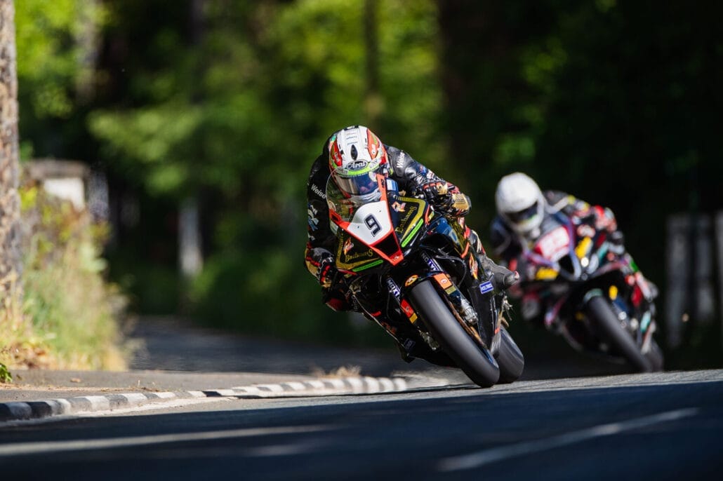 Rennsportlegende Tony Rutter verstorben - Motorcycles.News - Motorrad ...