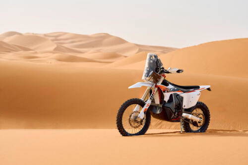 The KTM 450 Rally Replica 2025: A redesign for demanding rally raids ...